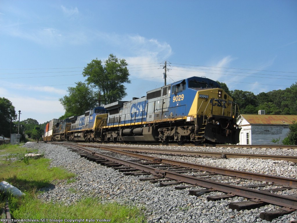 SB intermodal train Q127